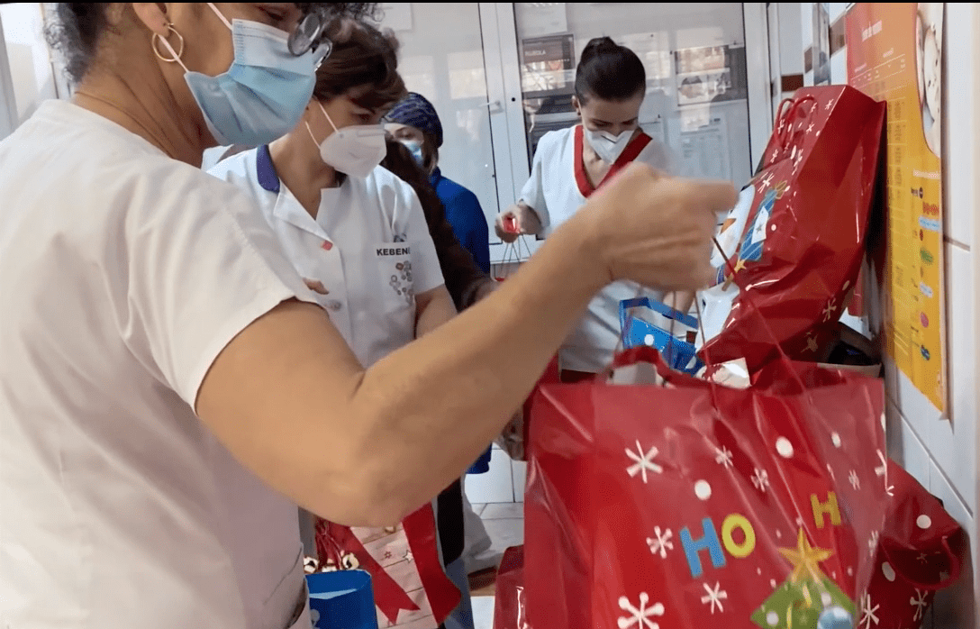 Constanța: Cadouri pentru personalul medical, în semn de mulțumire de ...